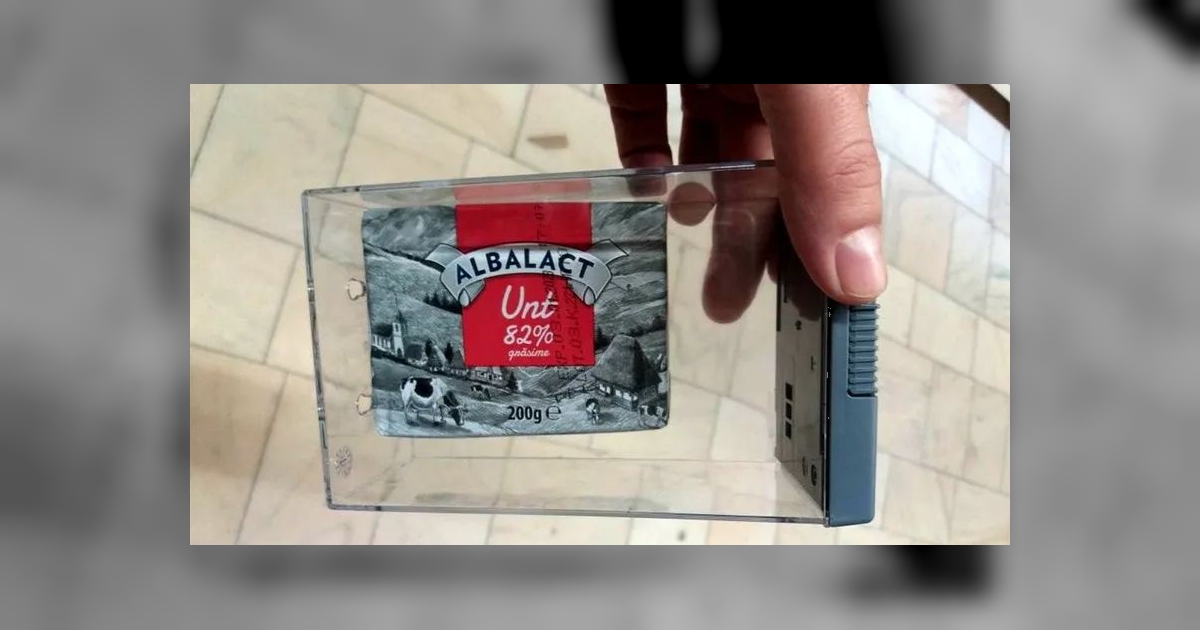 Pachet de unt cu sistem antifurt, intr-un Carrefour din Cluj-Napoca ...